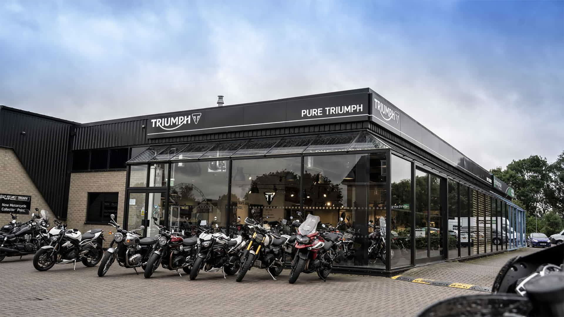 Triumph bike dealers near me store